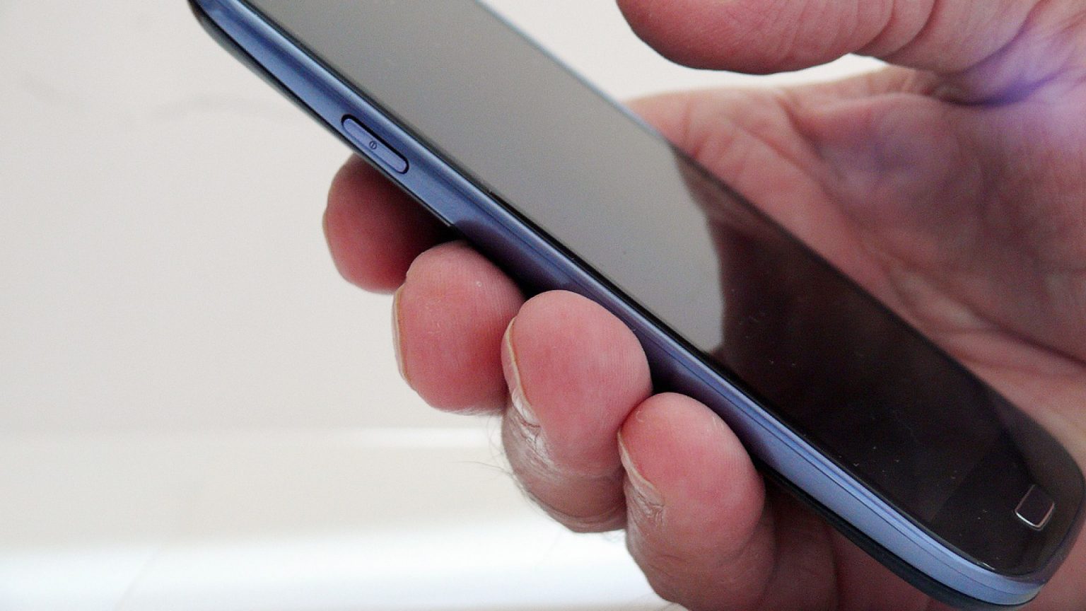 Jeel : biographie de Alexandra Ropelé : vidéaste et streameuse ...